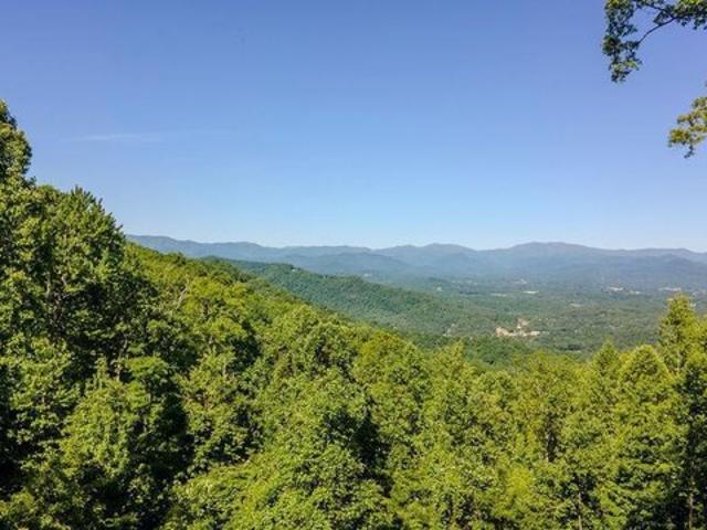 841 Hemlock Falls Rd, Franklin, NC 28734