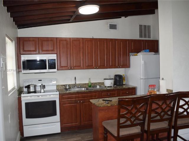 841 Hialeah Dr, Hialeah, FL 33010 | MLS #A12005