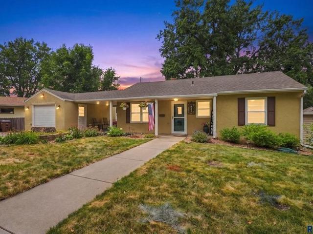 841 S Roberts Dr, Sioux Falls, SD 57104