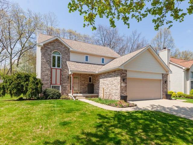 841 Scarlet Oak Dr, Monroe, MI 48162