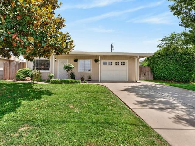 841 School St, Folsom, CA 95630