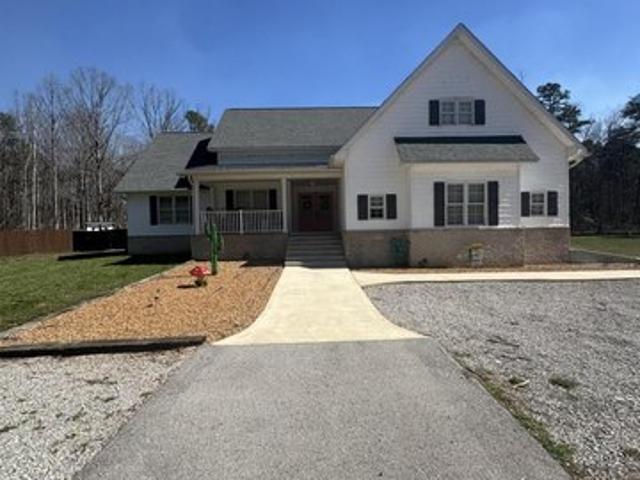 841 Spearhead Cir, Clarkrange, TN 38553
