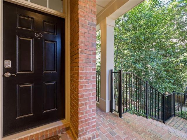 841 Perimeter Walk
