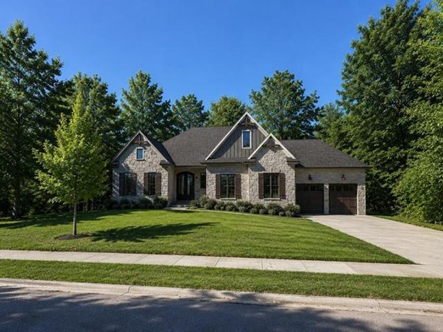 841 Rosewood Dr, Villa Hills, KY 41017