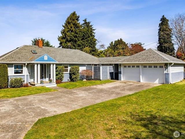 8424 East Side Dr NE, Tacoma, WA 98422