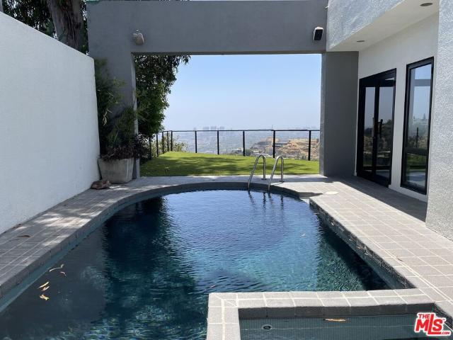8424 Grand View Drive