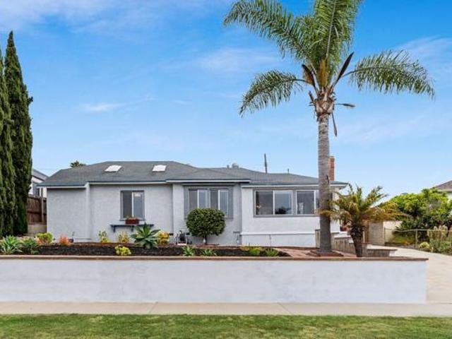 8424 Loyola Blvd, Los Angeles, CA 90045
