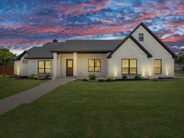 8425 Annas Spring Dr, Salado, TX 76571