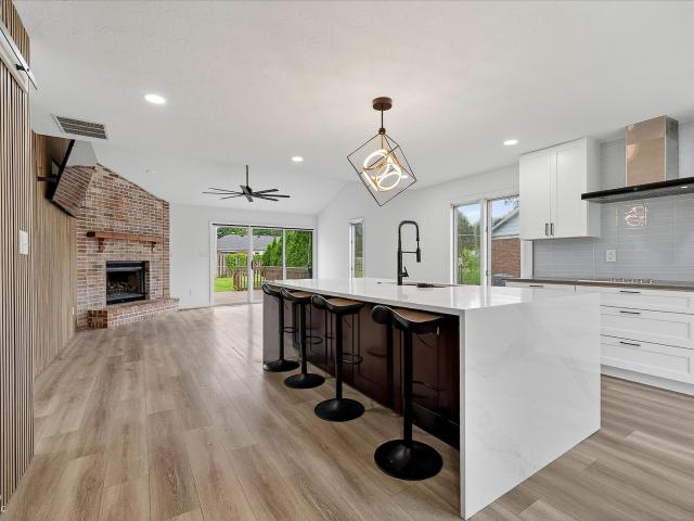8425 Carthay Circle