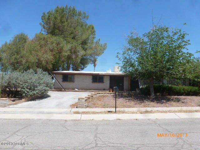 8425 E Mary Dr, Tucson, AZ 85730
