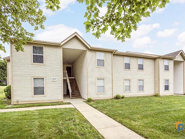 8426 E. 108th St 2 beds, 2 full baths