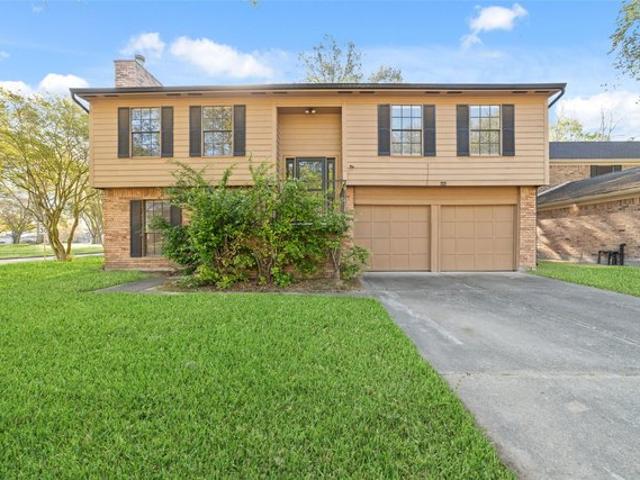 8426 Laurel Trails Dr, Houston, TX 77095