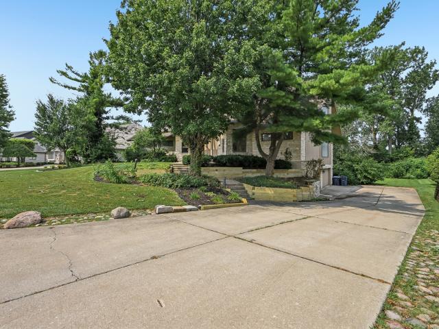 8420 Evergreen Lane