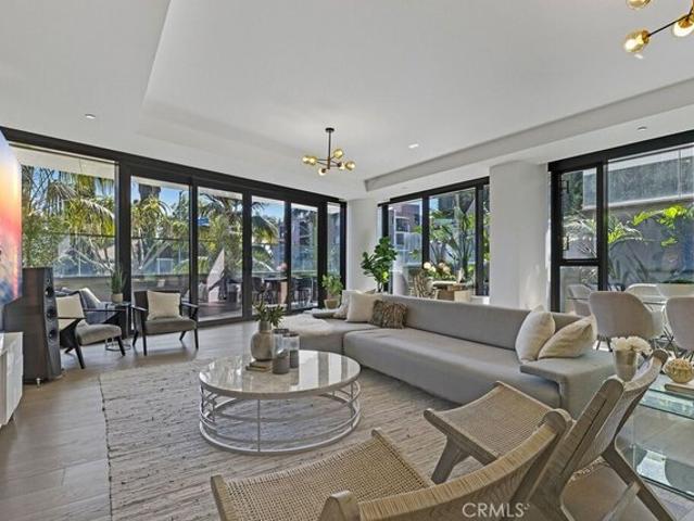 8420 W Sunset Blvd Unit 108, Los Angeles, CA 90069