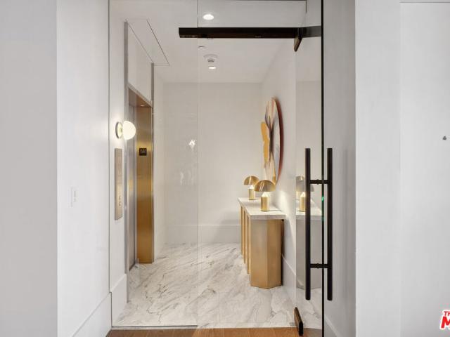 8420 W Sunset Boulevard 504