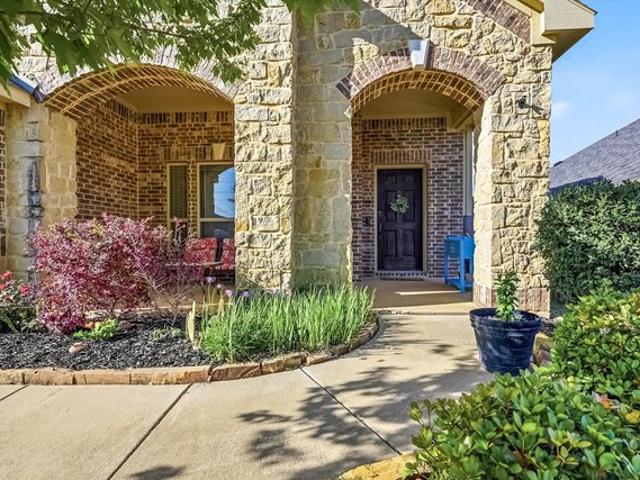 8421 Bonanza St, Aubrey, TX 76227