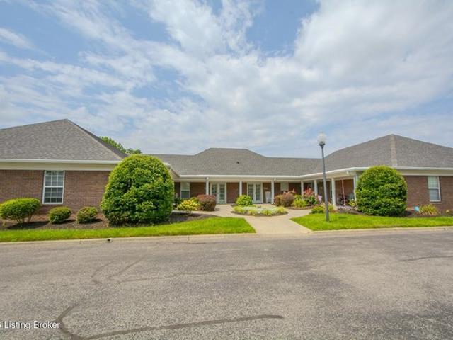 8421 Elsie Ct, Louisville, KY 40228