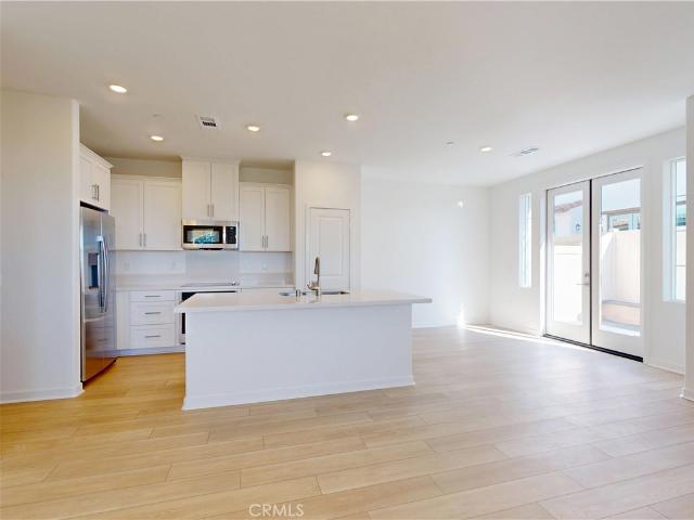 8421 Gabrielino Court