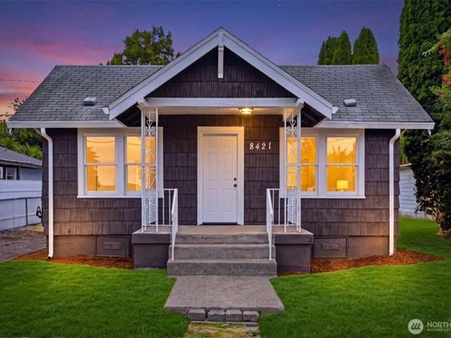 8421 S D St, Tacoma, WA 98444