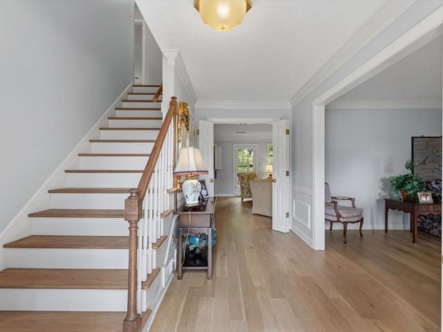 8422 poplar pike