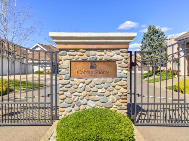 842 Cobble Cove Ln, Sacramento, CA 95831 | MLS #226014 | Compass