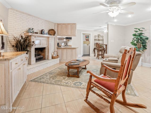 842 Ancient Oaks Circle