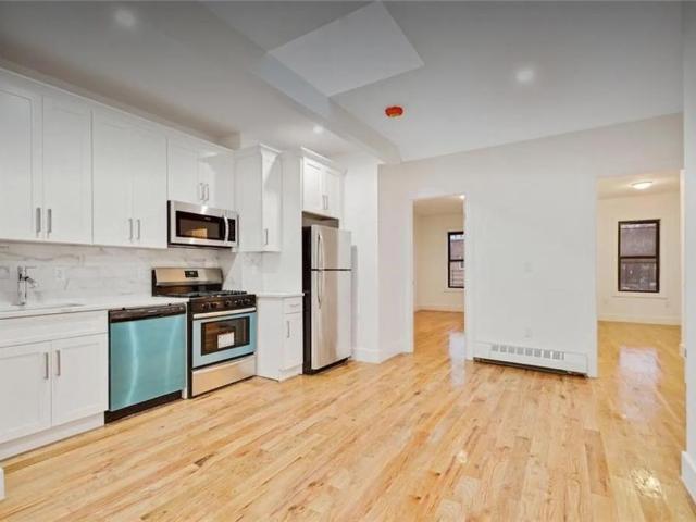 842 Belmont Avenue | Compass