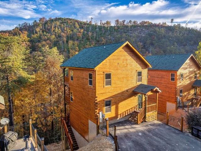 842 Black Bear Cub Way, Sevierville, TN 37862