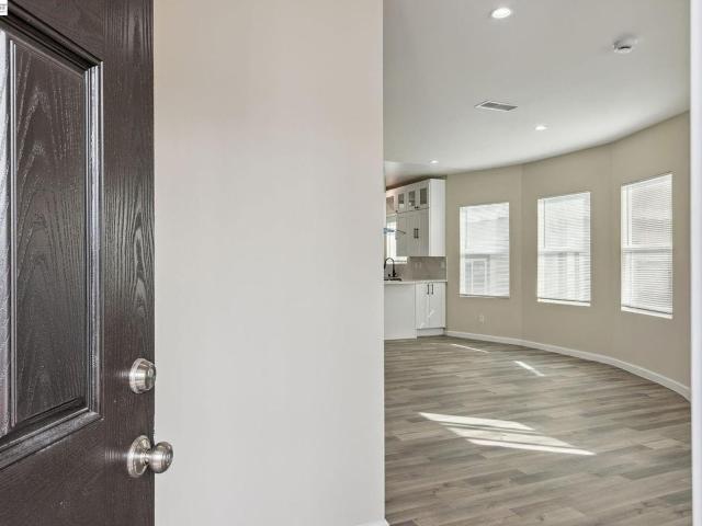 842 E 17th St, Oakland, CA 94606 | MLS #41117 | Compass