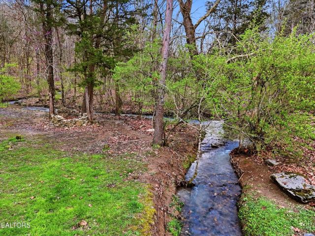 842 E Raccoon Valley Drive