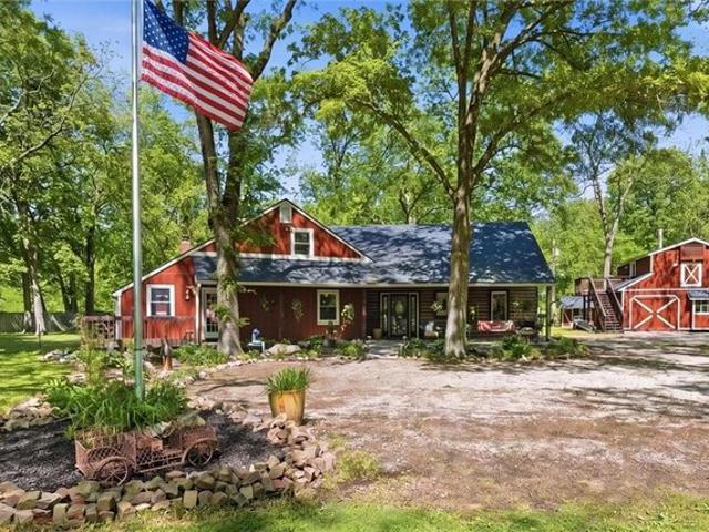 842 Kendall Rd, Peculiar, MO 64078
