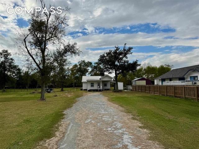 842 Kim St, Sulphur, LA