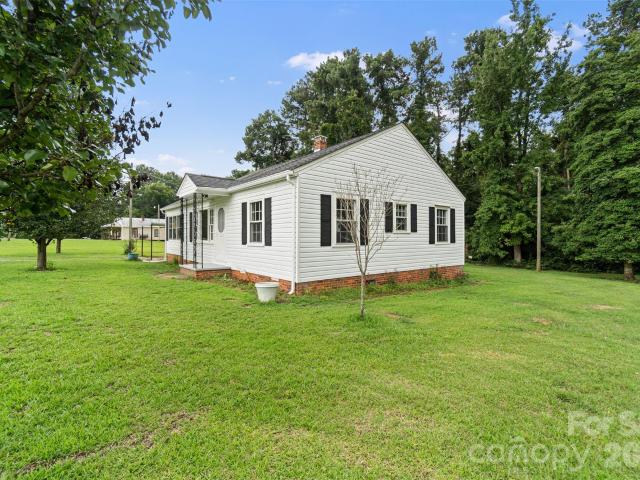 842 Moores Lake Road