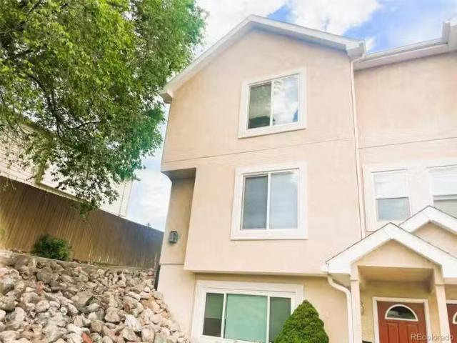 842 MESA VALLEY RD, COLORADO SPRINGS, CO 80907 Condo/Townhome.