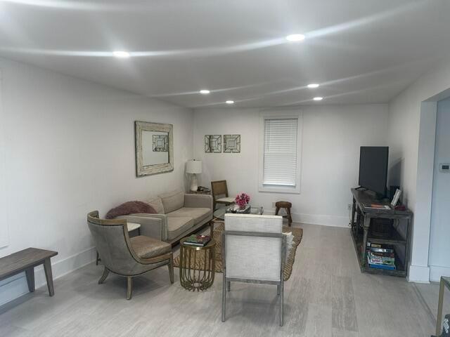 842 N 5th St