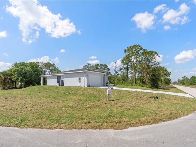 842 Naples Ave S, Lehigh Acres, FL 33974 | MLS #225068