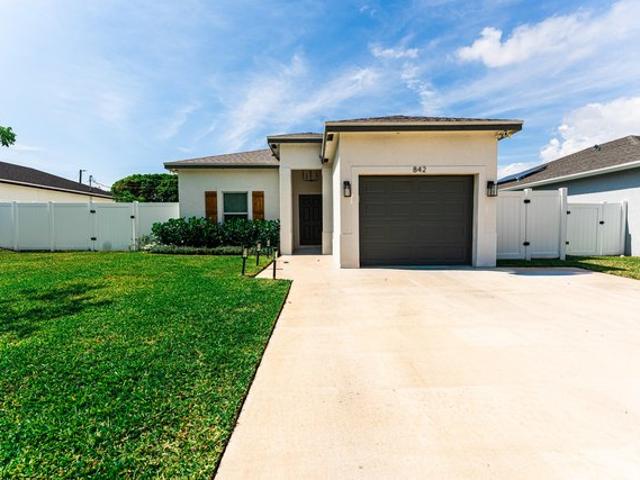 842 NW 9th Ave, Boynton Beach, FL 33426