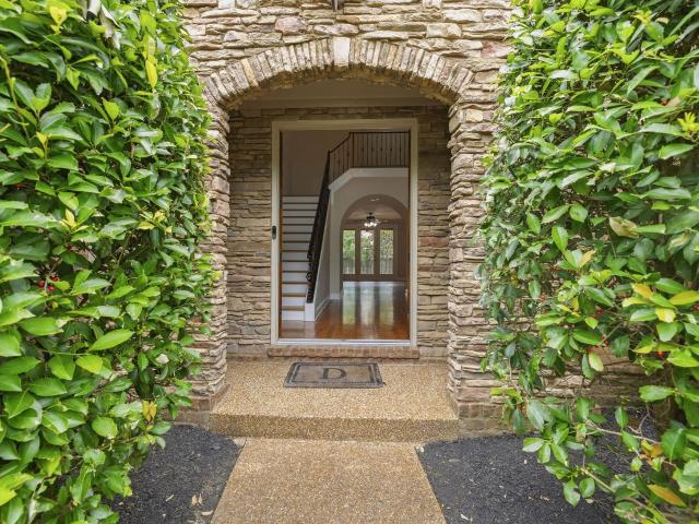842 shadow walk ln