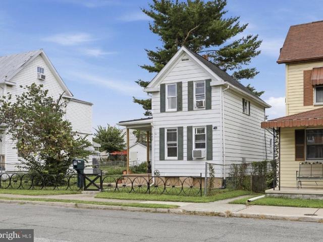 842 Spruce Street