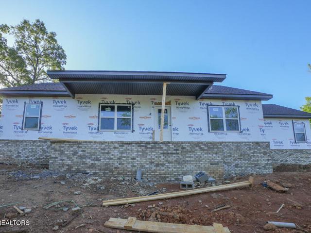 842 Pinebrooke Drive