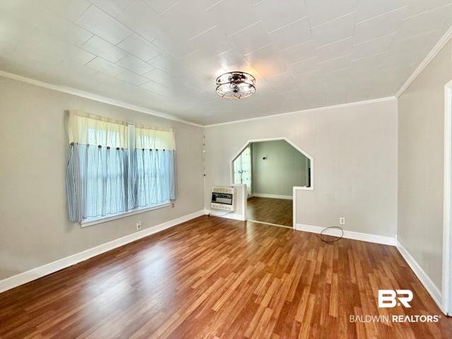 842 Titi Street