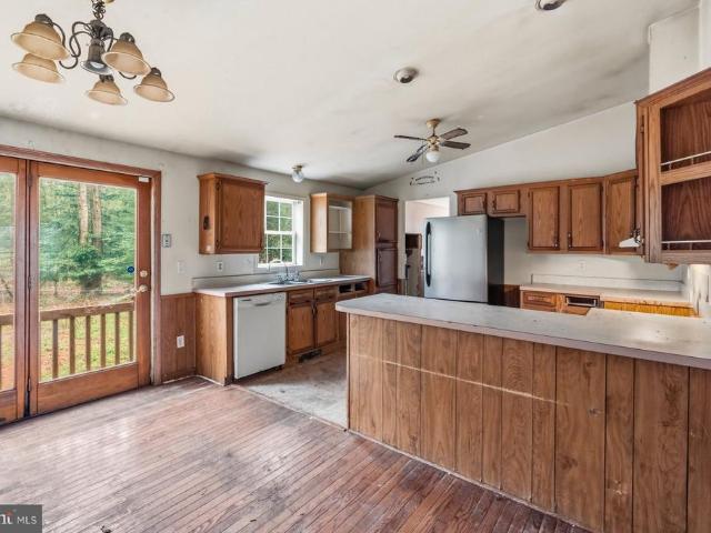 8434 Hurleys Neck Road