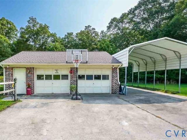 8435 Old Roxbury Road