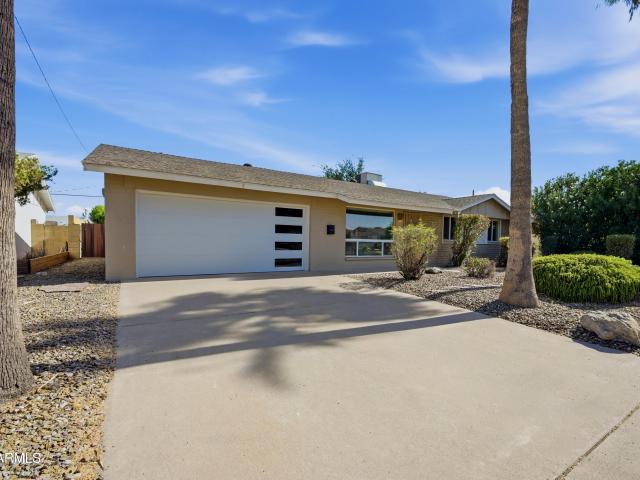8435 e hubbell street
