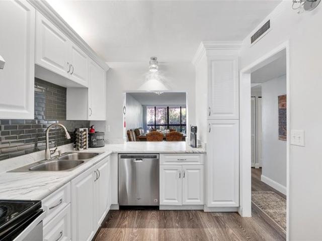 8437 Forest Hills Dr Apt 203, Coral Springs, FL 33065