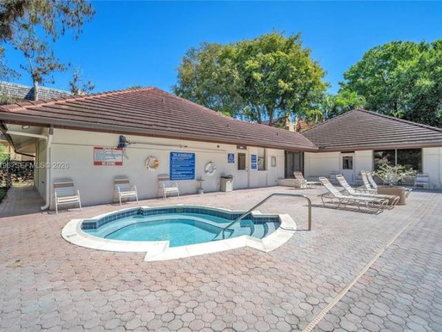 8437 Forest Hills Dr Apt 304, Coral Springs, FL 33065