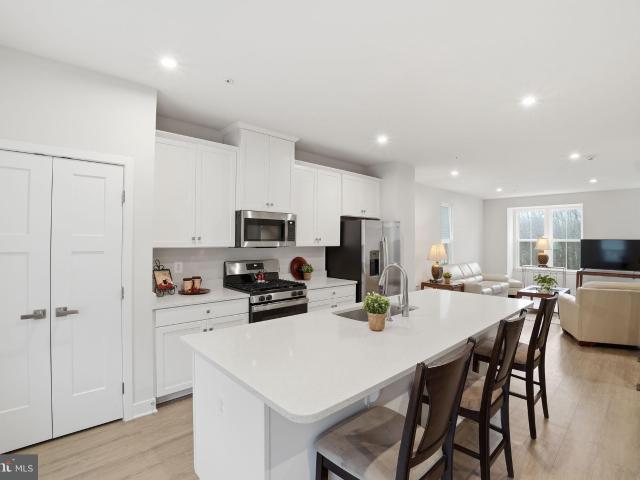 8437 Hamlin St, Lanham, MD 20706 | MLS #MDPG2192