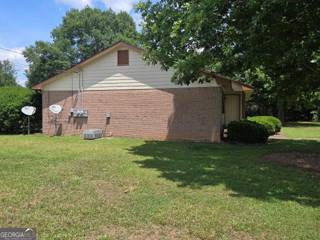 8437 Pineland Drive