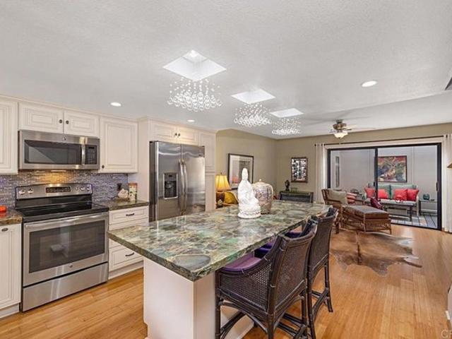 8437 Via Mallorca Unit 84, La Jolla, CA 92037