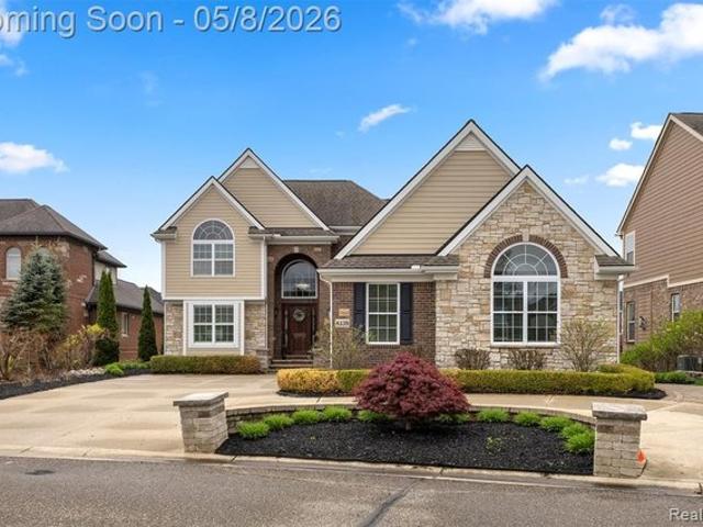 8439 Boulder Shores Dr, Green Oak Township, MI 48178